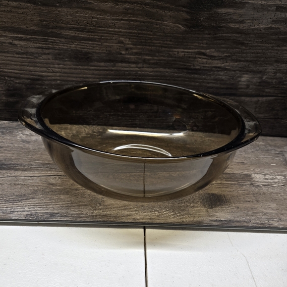 Pyrex | Accents | Vintage Pyrex 24 Amber Glass Round 2 Quart Casserole ...